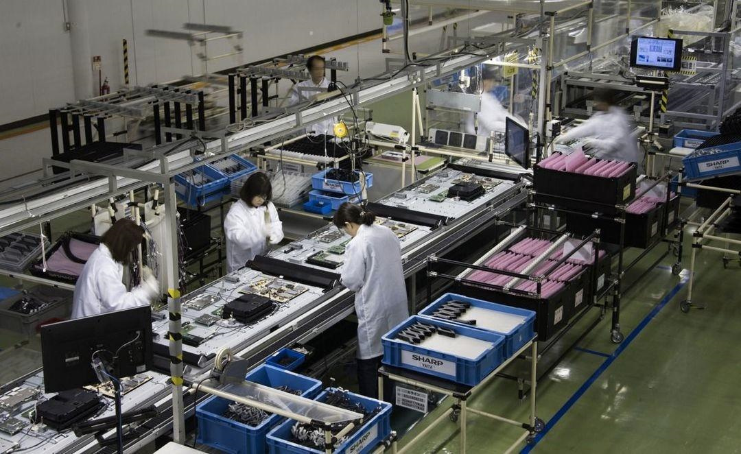 TV assembly line Television production line