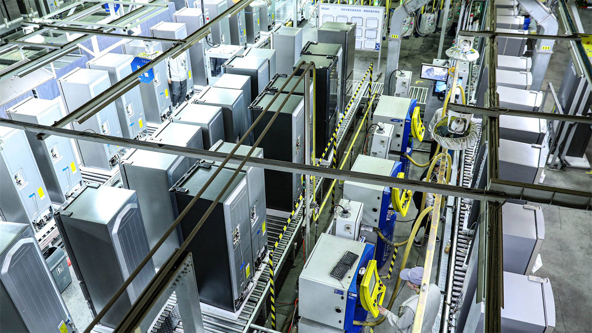 Refrigerator production line