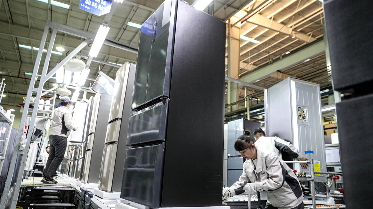 Refrigerator production line