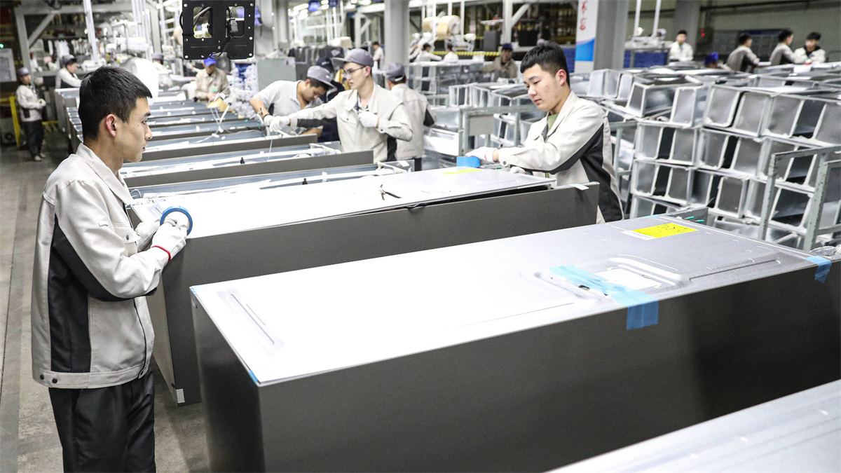 Refrigerator production line