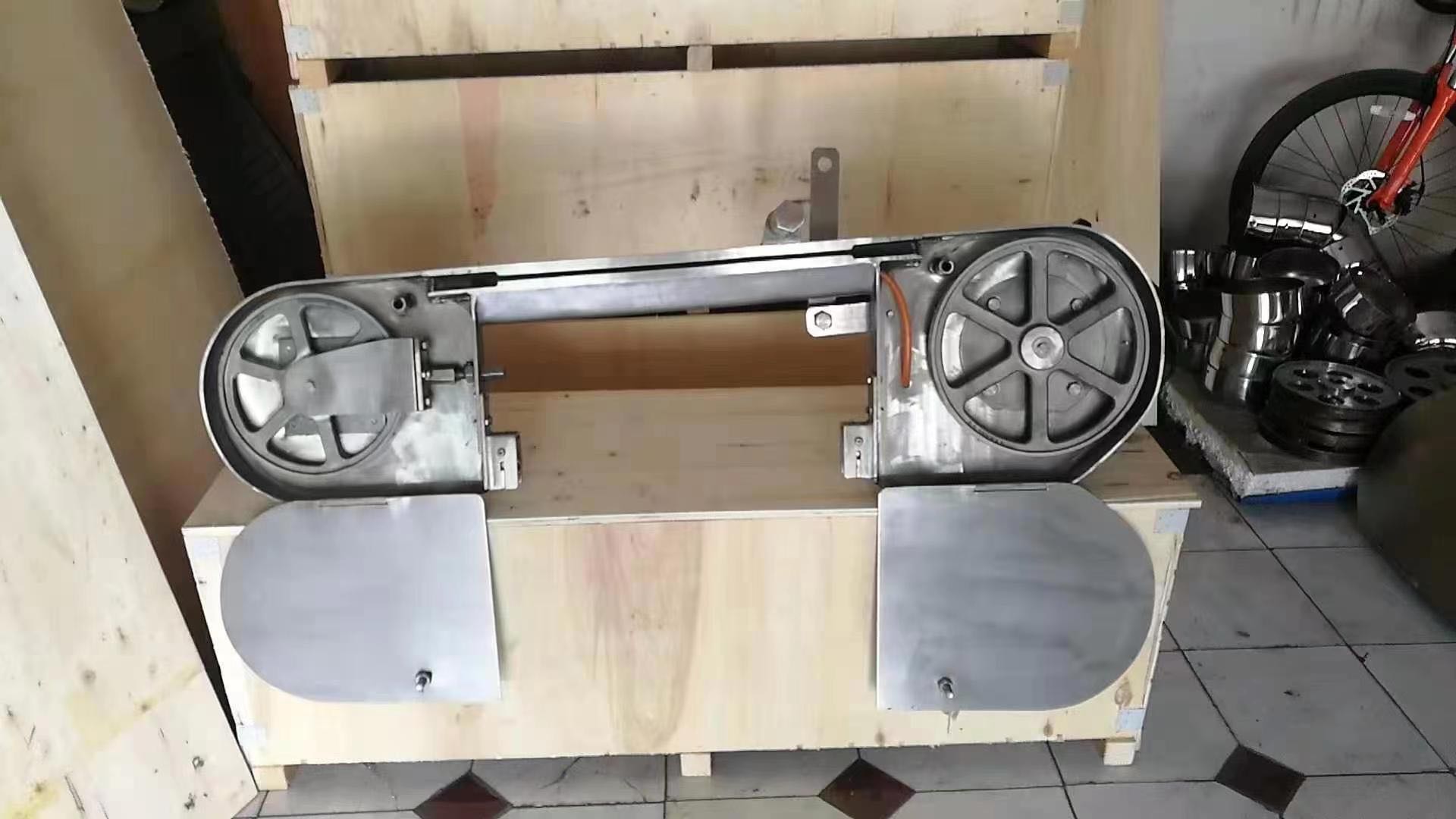 pig carcass half splitting band saw for hog swine slaughterhouse ...